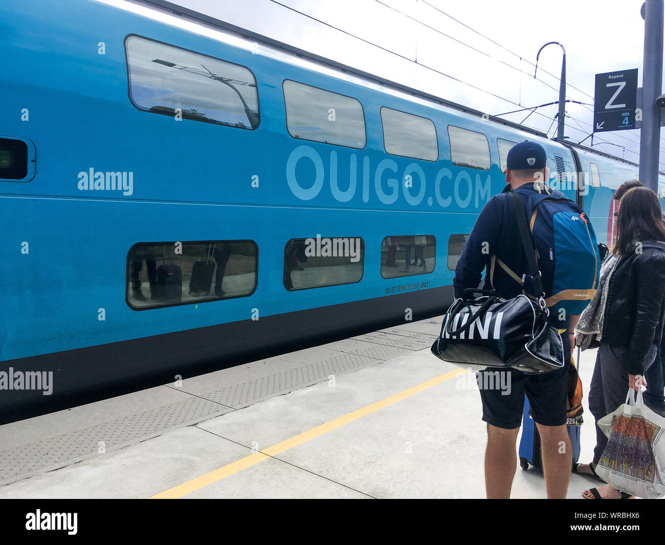 Ouigo TGV à Gare TGV de Saint-Marcel les Valence, Drôme, France Photo Stock - Alamy