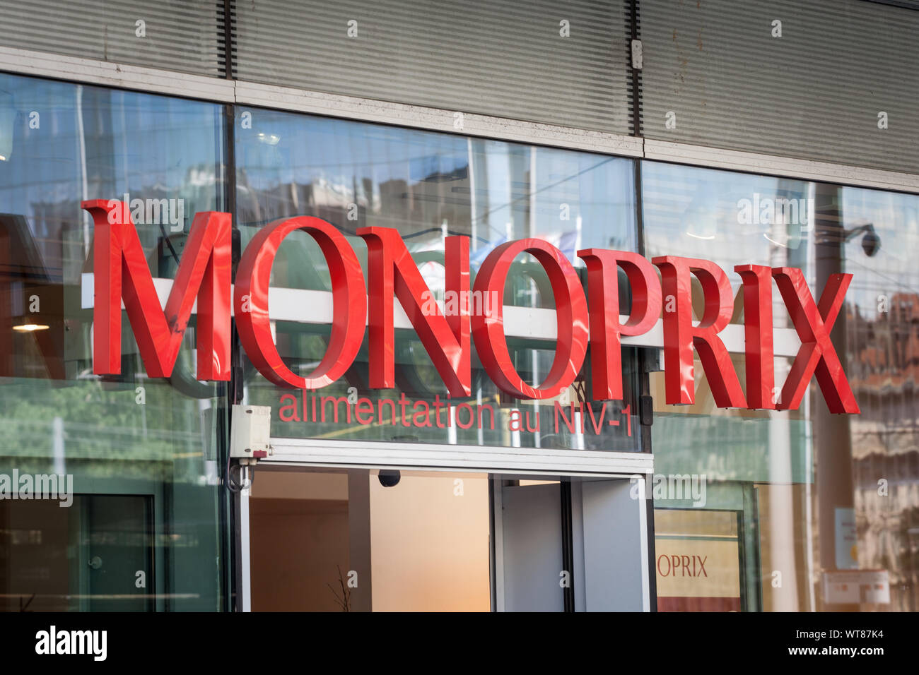 Logo monoprix Banque de photographies et d’images à haute résolution ...