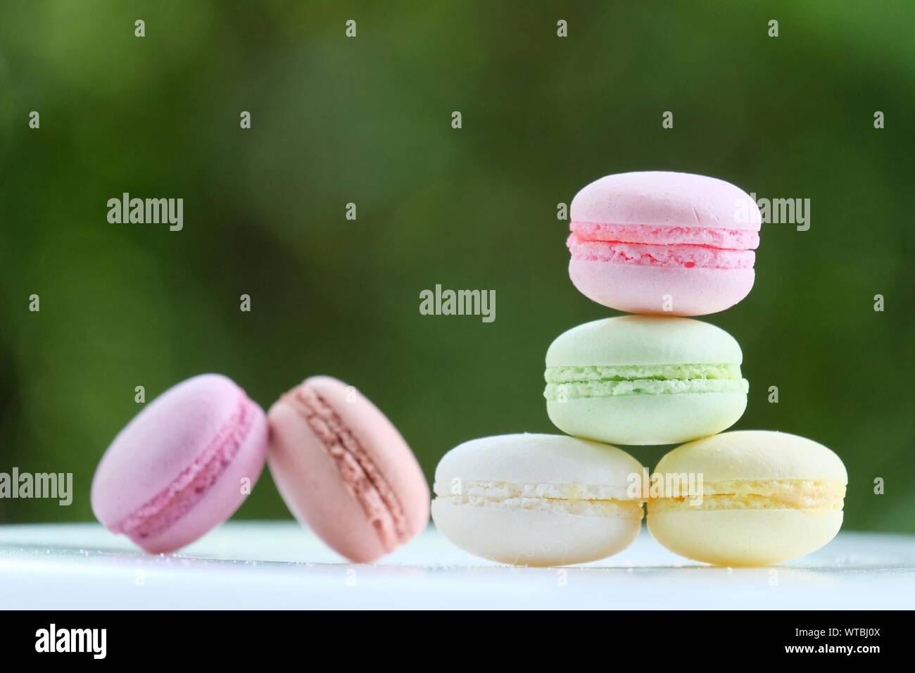 Macaron coloré Banque de photographies et d’images à haute résolution ...