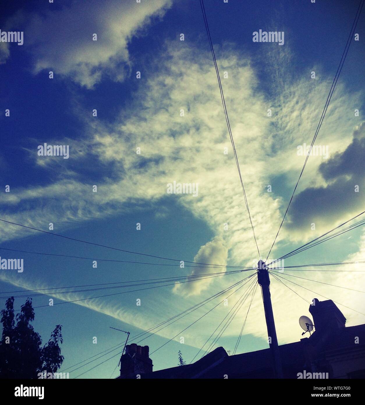 Mât téléphonique Banque de photographies et d’images à haute résolution ...