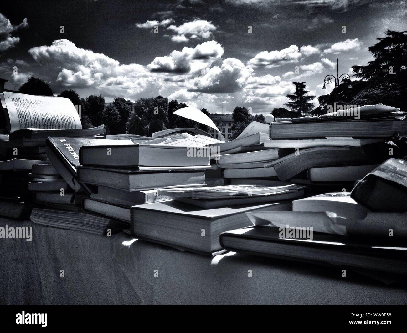 Des piles de livres Banque de photographies et d’images à haute ...