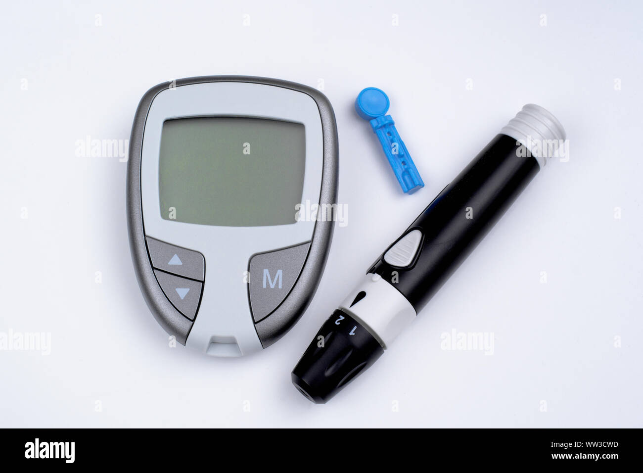 Measure blood glucose Banque de photographies et d’images à haute ...