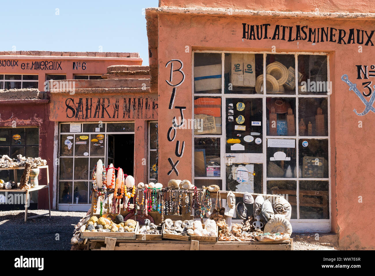 Col du tichka Banque de photographies et d’images à haute résolution ...