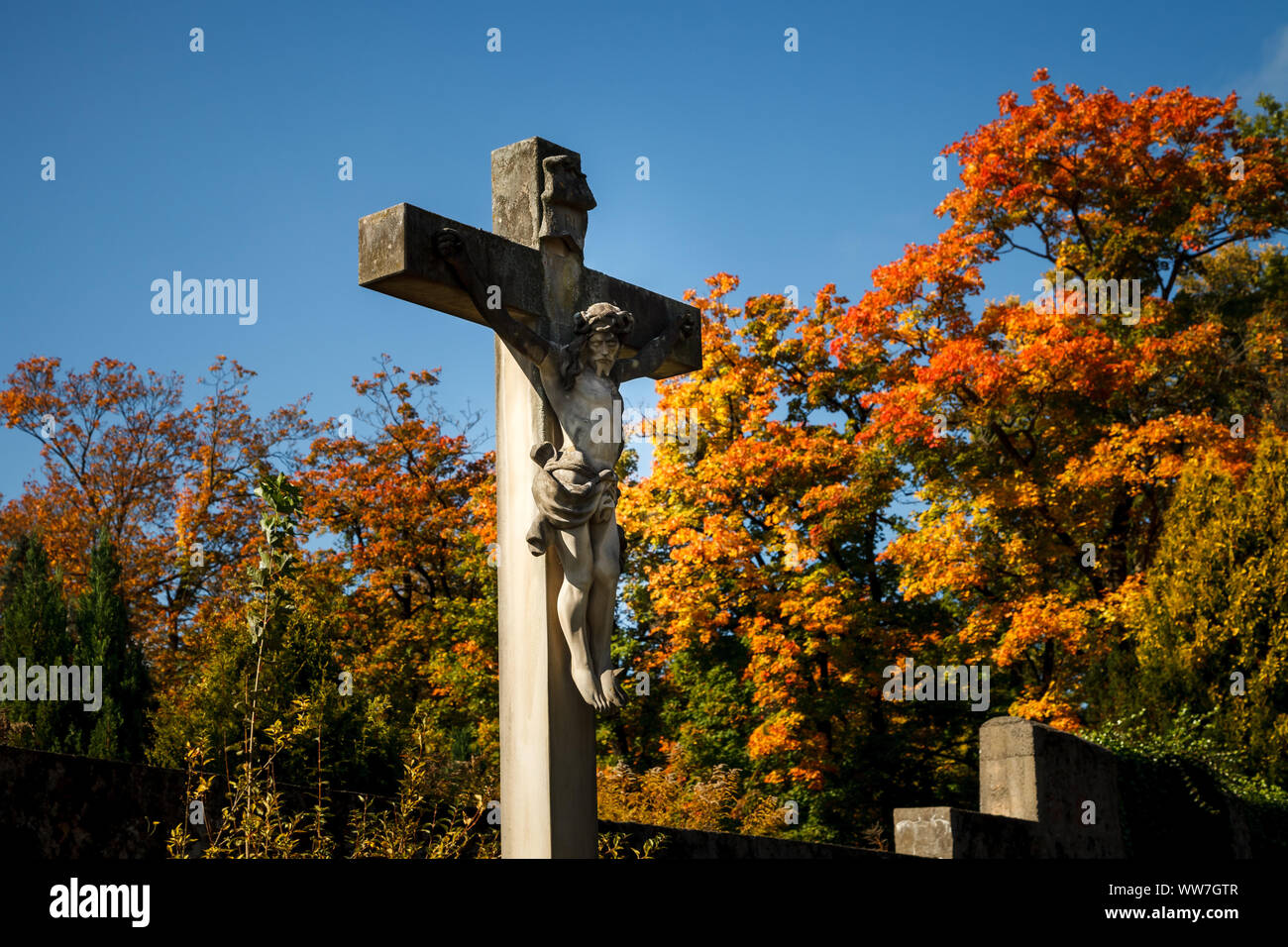 Signer avec une croix Banque de photographies et d’images à haute ...