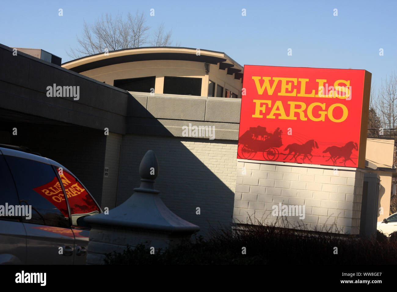 Wells fargo corporate logo Banque de photographies et d’images à haute ...