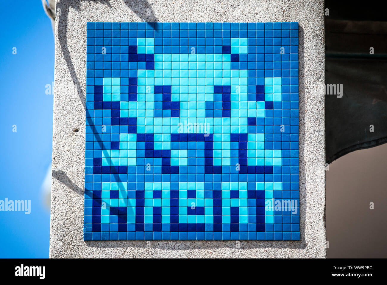 Space invaders mosaic Banque de photographies et d’images à haute ...
