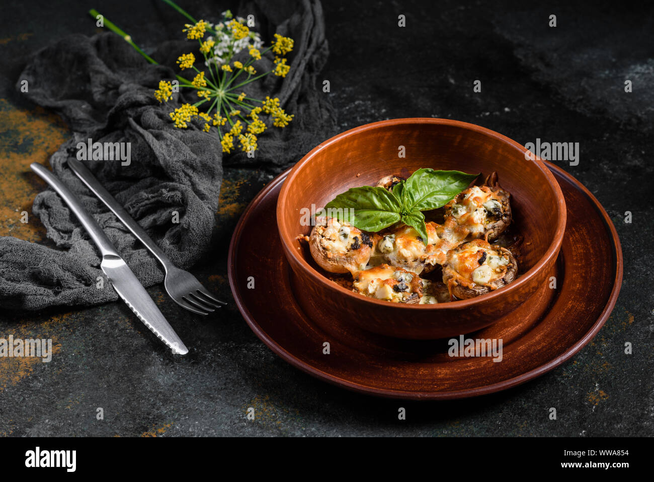 Caps de champagne champignons farcis aux quatre variétés de fromage et ...