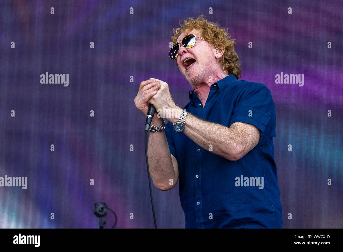 Simply red mick hucknall lead Banque de photographies et d’images à ...