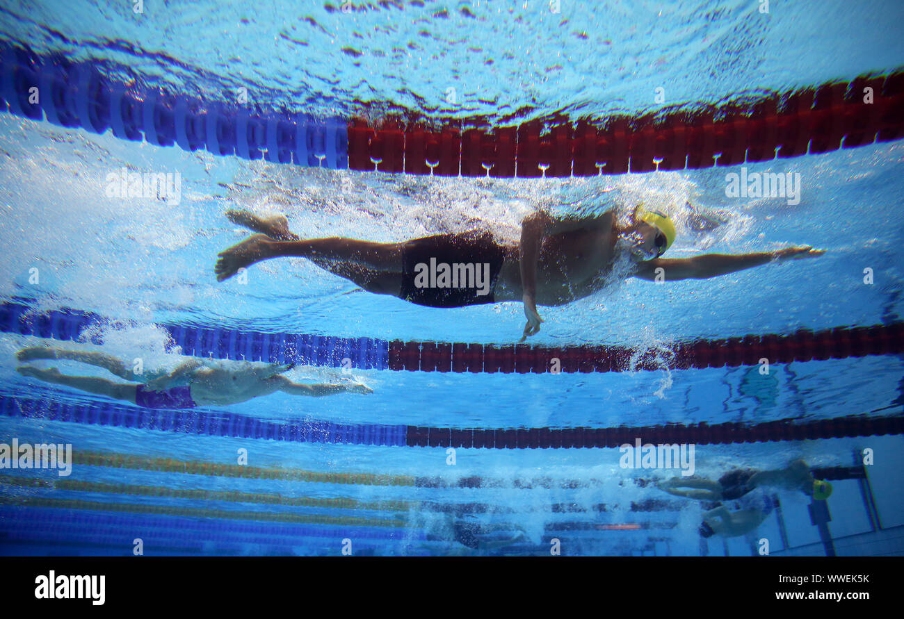 Natation aquatique et paranatation Banque de photographies et d’images ...