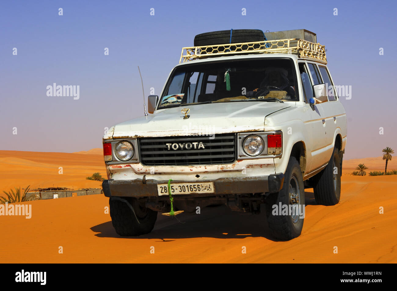 Toyota jeep Banque de photographies et d’images à haute résolution - Alamy