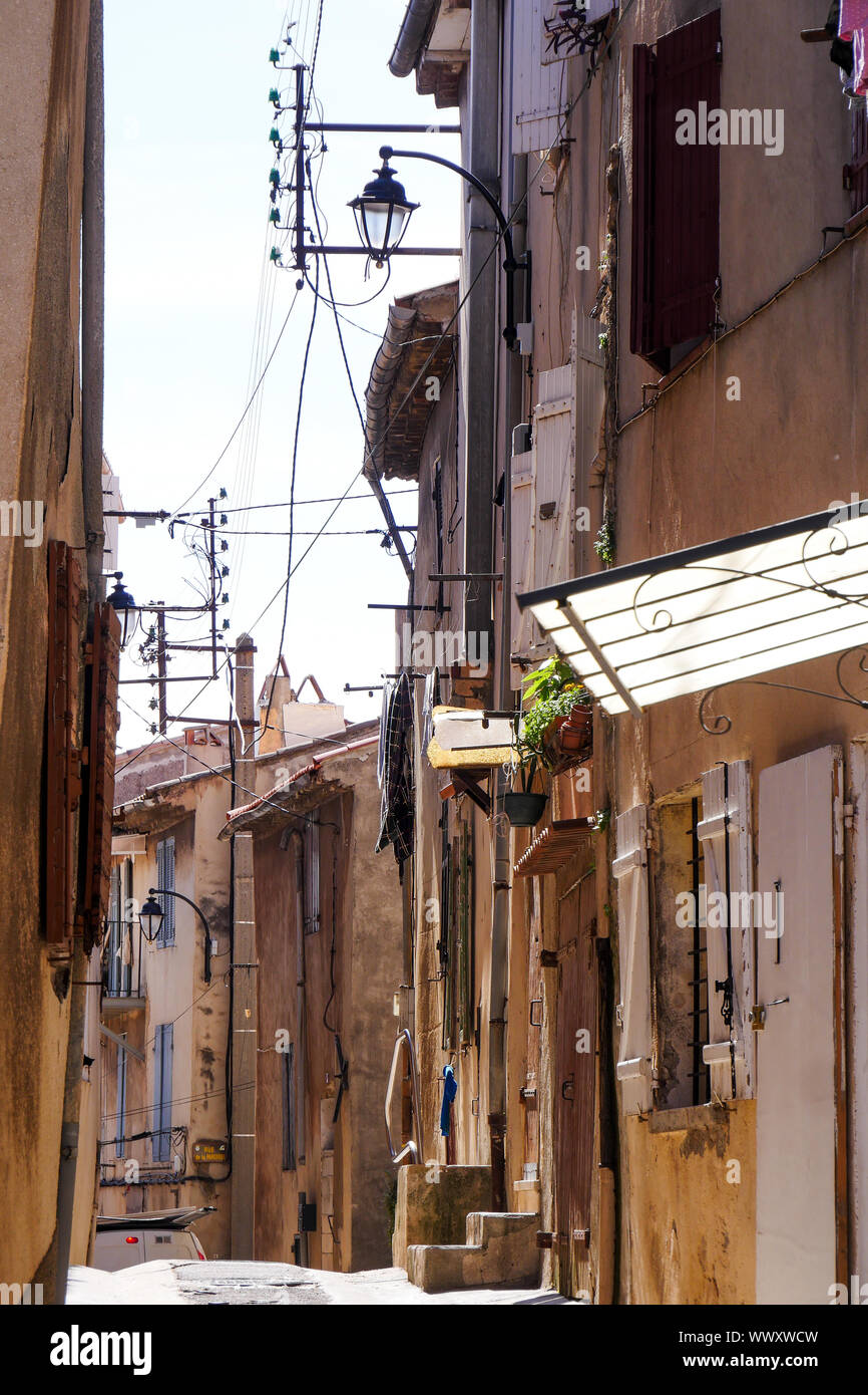 Le village de gardanne Banque de photographies et d’images à haute ...