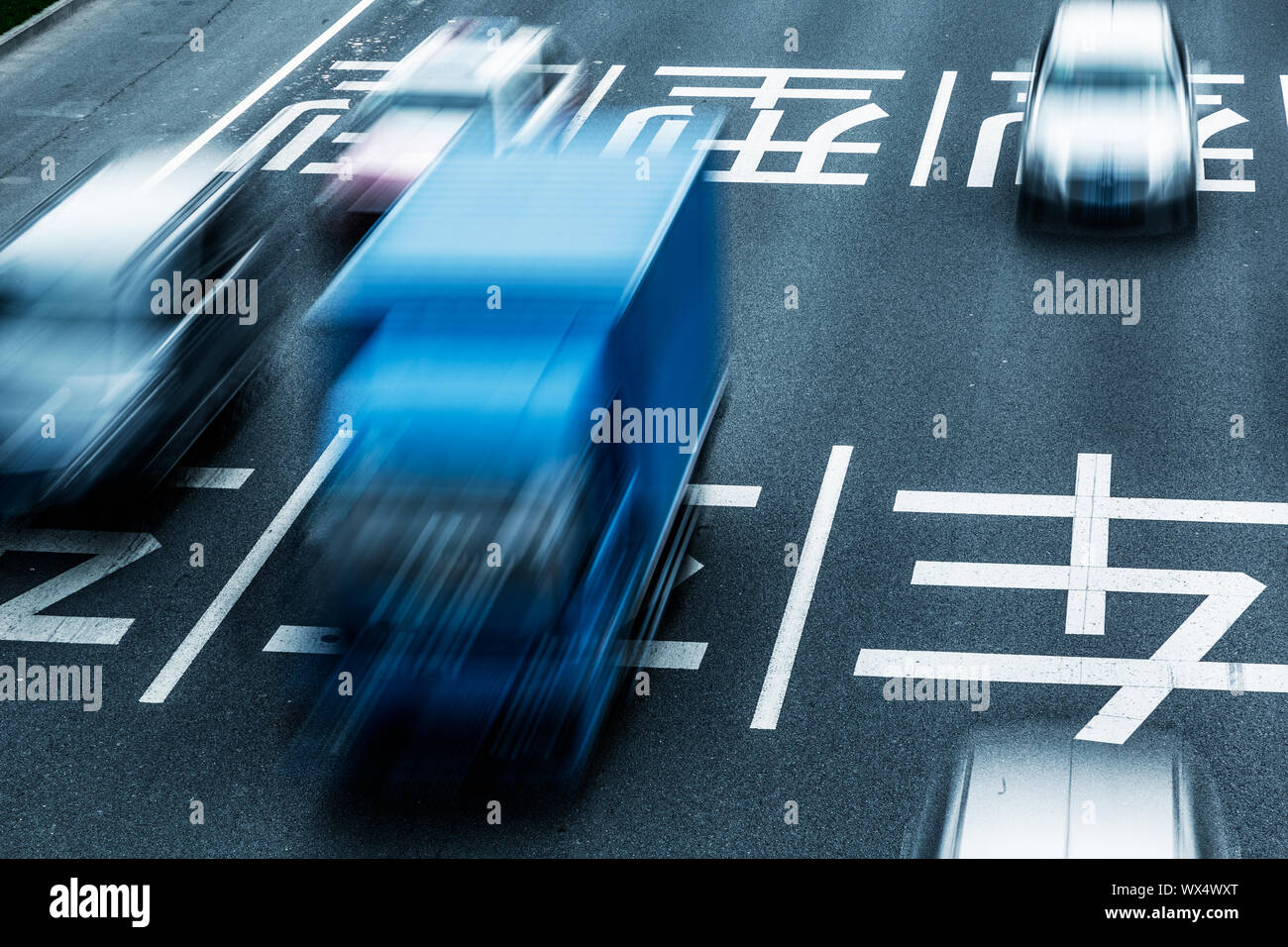 Transfer truck Banque de photographies et d’images à haute résolution ...