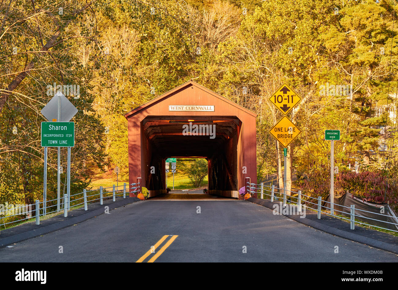Pont couvert rural Banque de photographies et d’images à haute ...