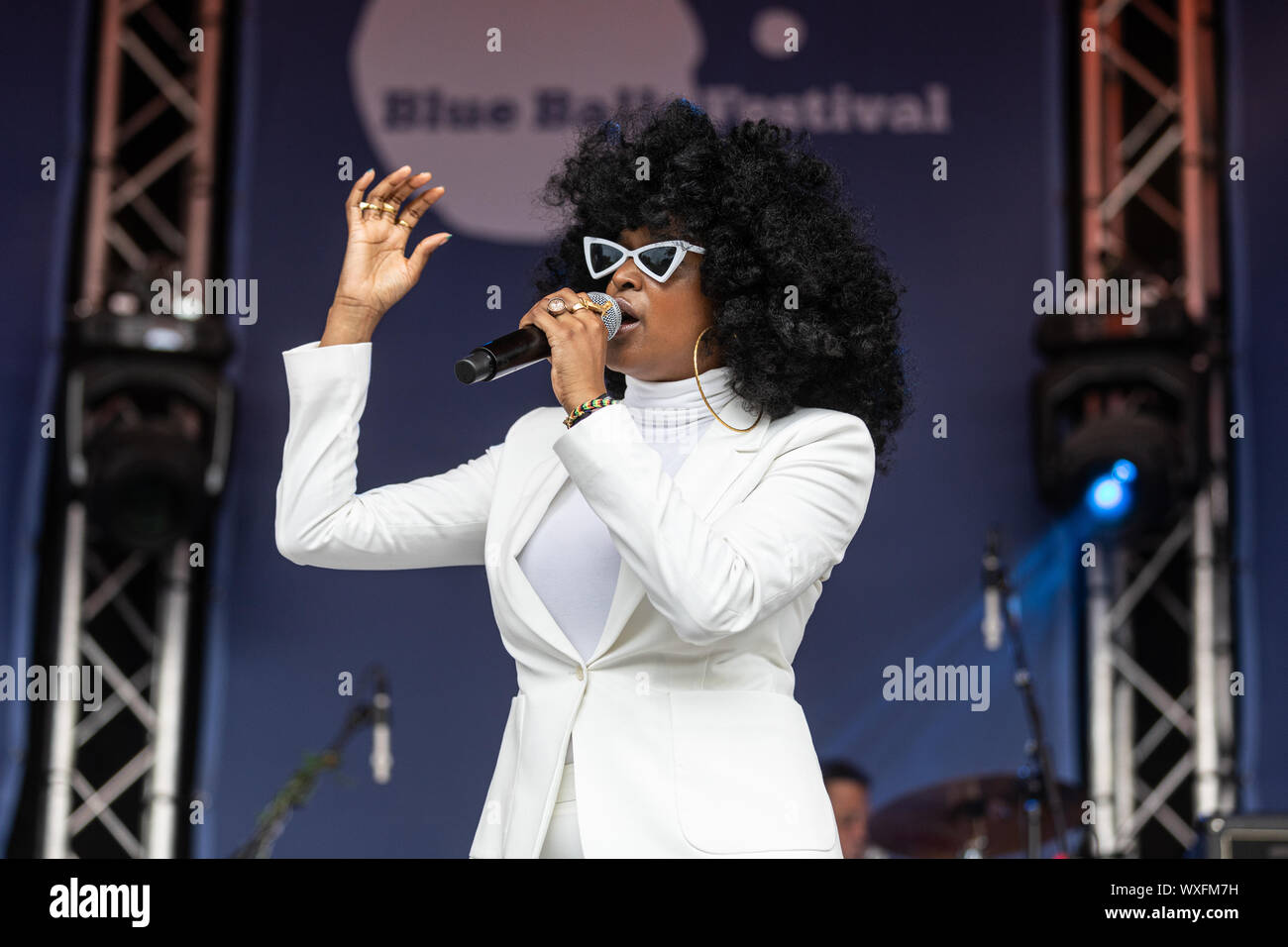 Iris gold singer singer Banque de photographies et d’images à haute ...