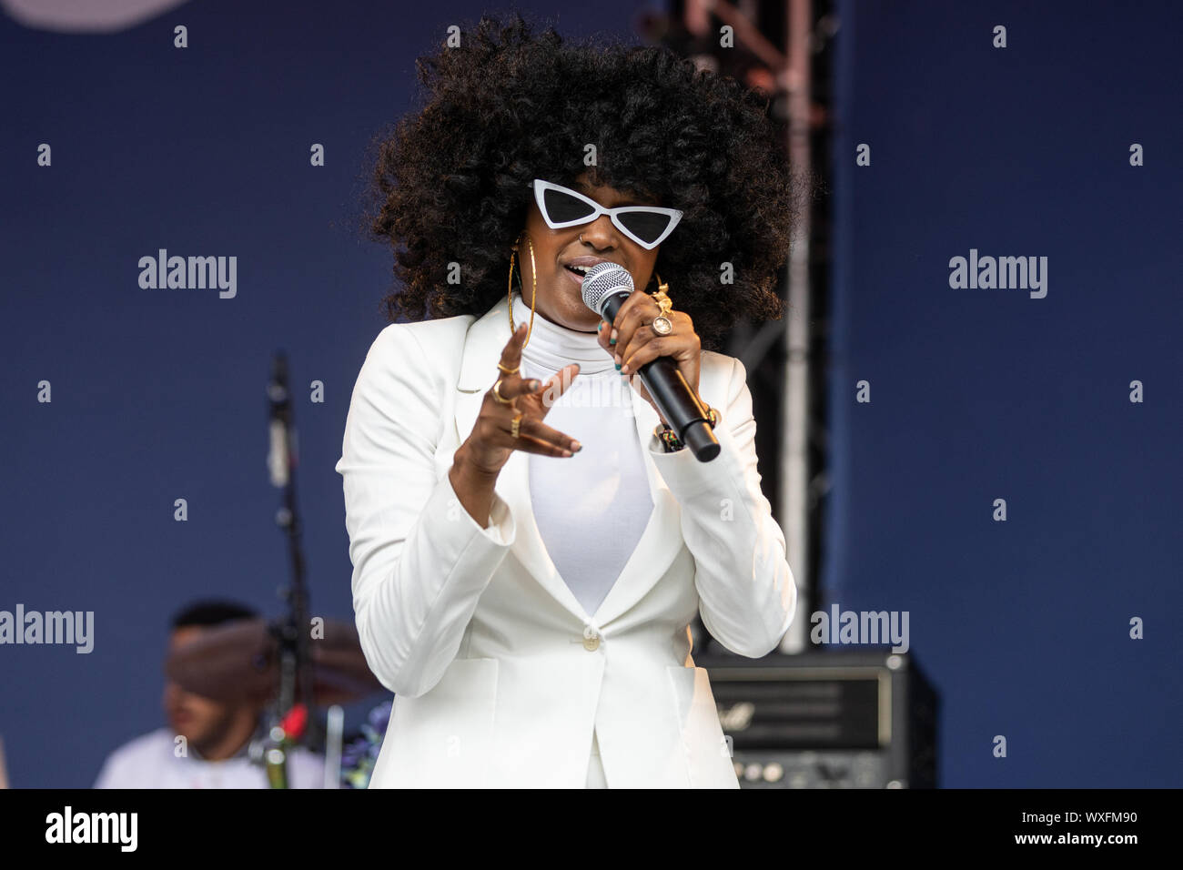 Iris gold singer singer Banque de photographies et d’images à haute ...