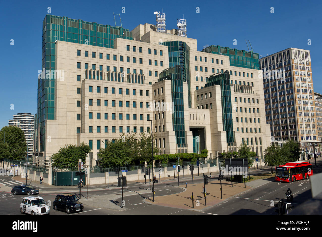 The mi5 building Banque de photographies et d’images à haute résolution ...