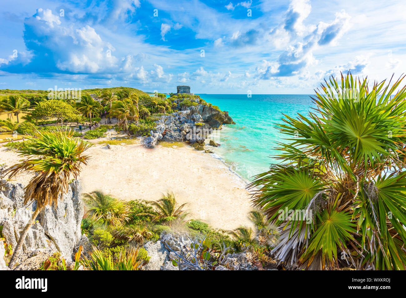 Les ruines mayas de Tulum sur la côte tropical. Dieu des vents Temple à ...