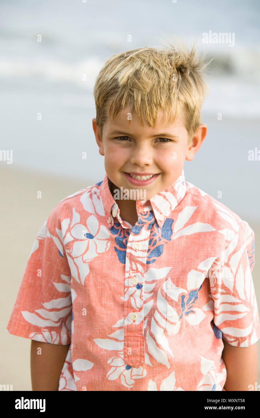 Teen boy beach sea Banque de photographies et d’images à haute ...