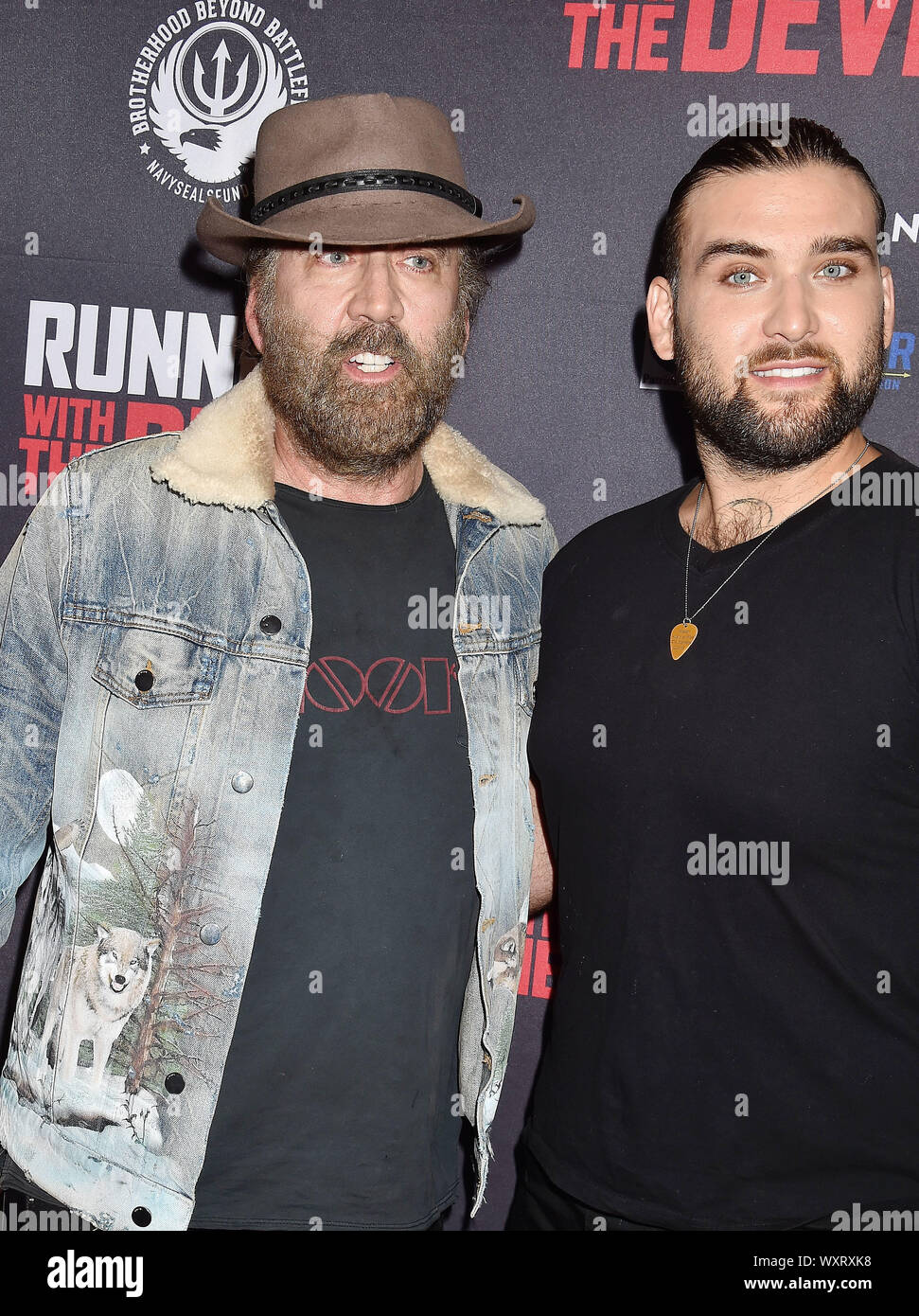 Los Angeles, CA - le 16 septembre : Nicolas Cage (L) et Weston Cage ...