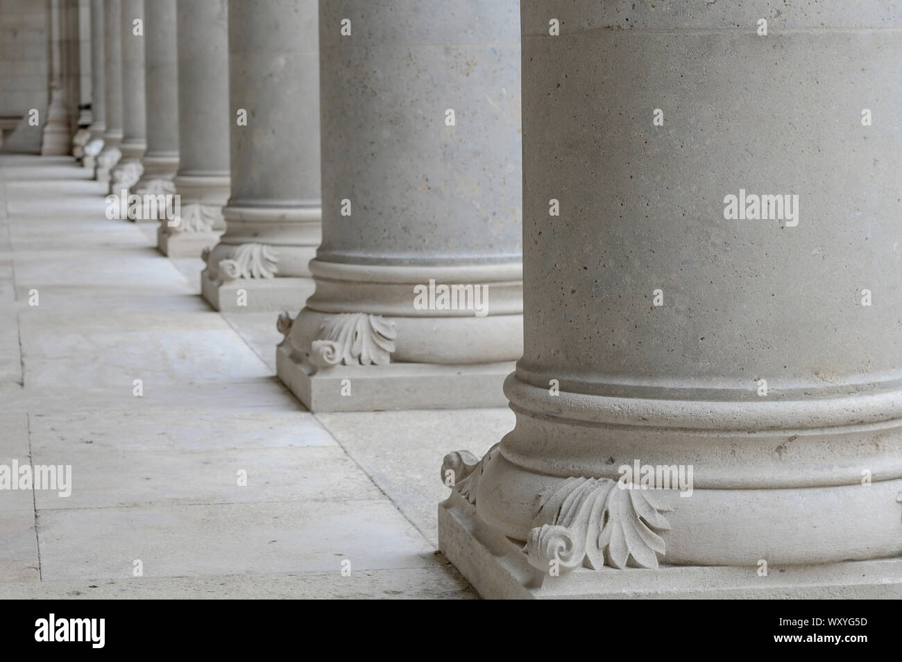 Colonnes De Marbre Blanc Banque d'image et photos - Alamy