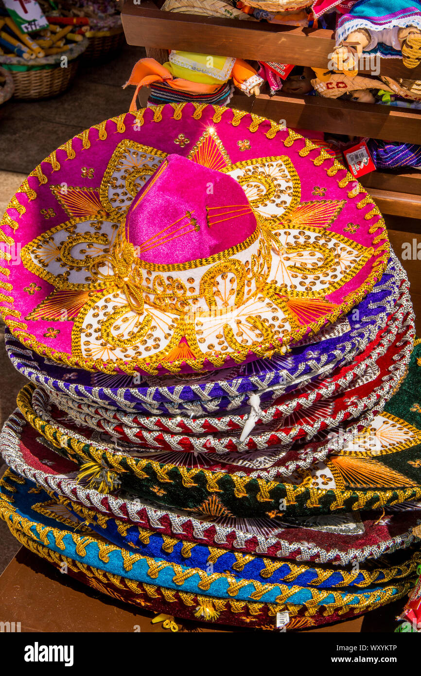 Sombrero mexico souvenirs hat Banque de photographies et d’images à ...