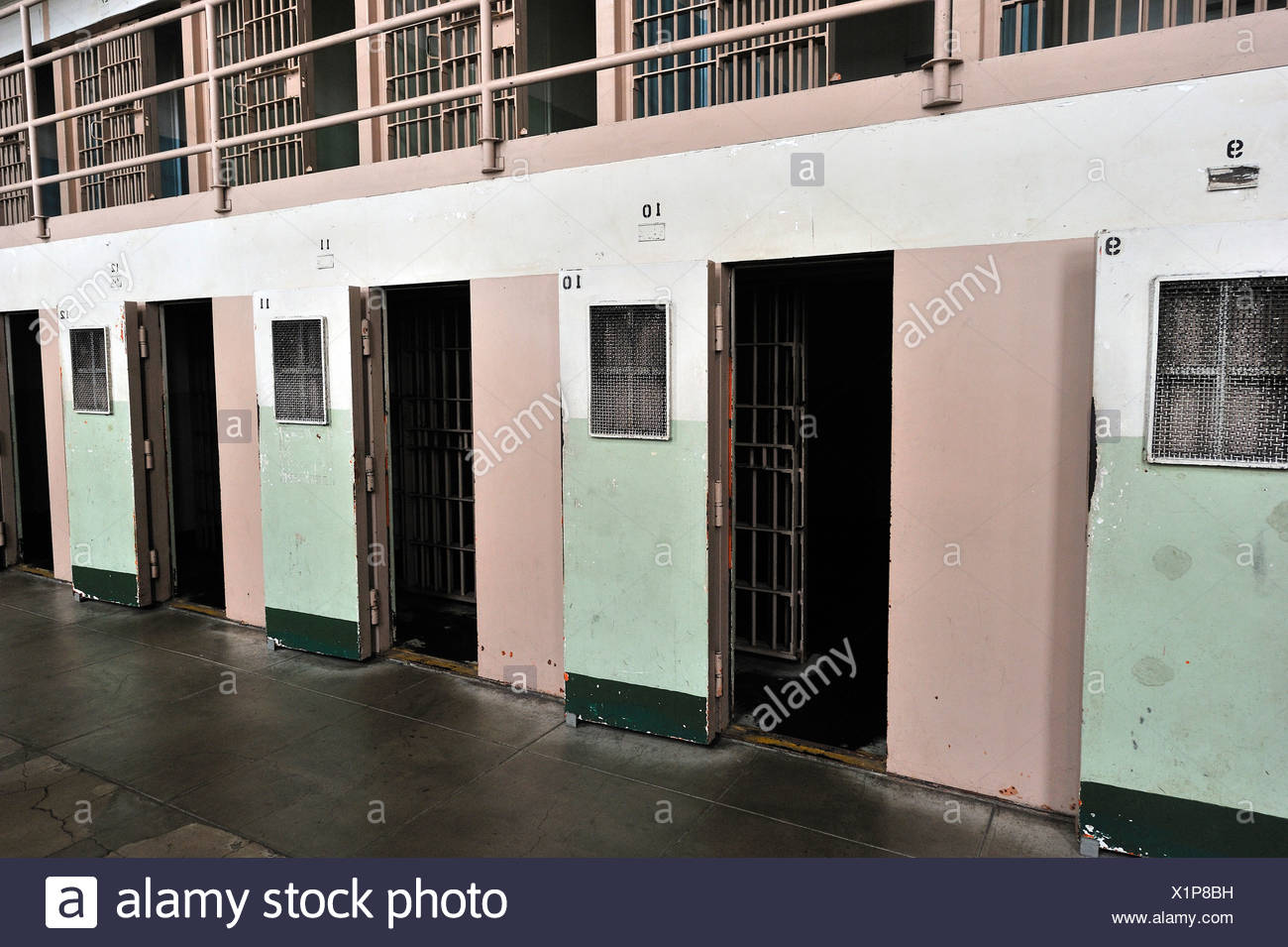 Dark Prison Cells Banque d'image et photos - Alamy