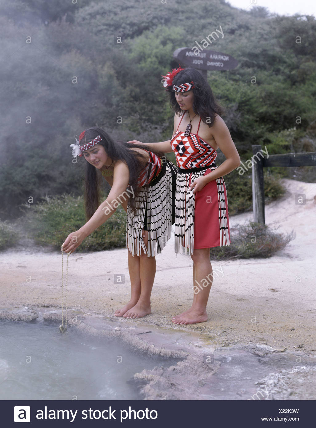 Traditional Maori Clothes Banque d'image et photos - Alamy