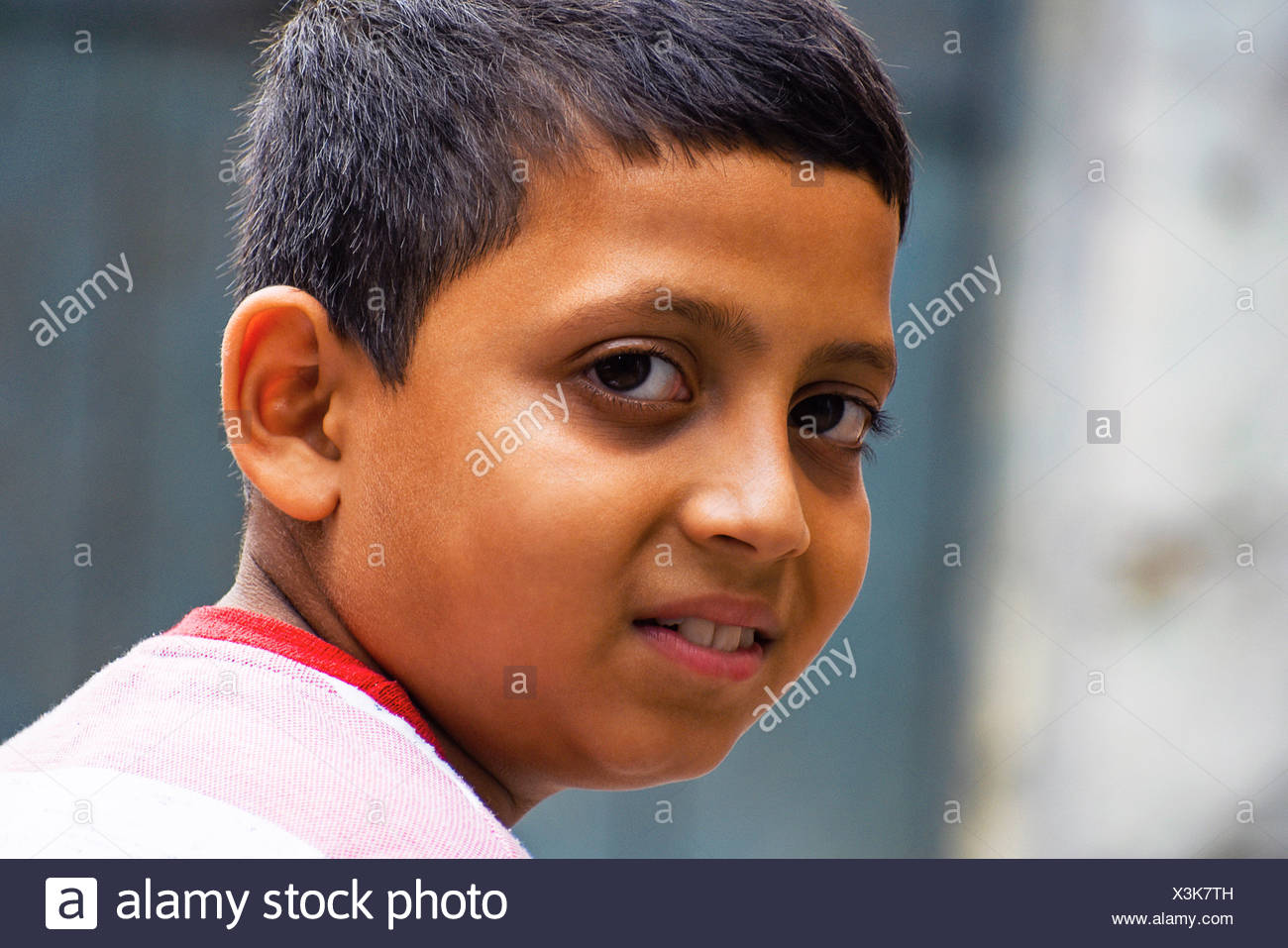 Indian Boy Kid Isolated Banque d'image et photos - Alamy