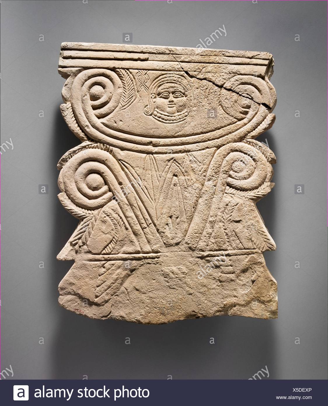 Limestone Funerary Stele Banque d'image et photos - Alamy