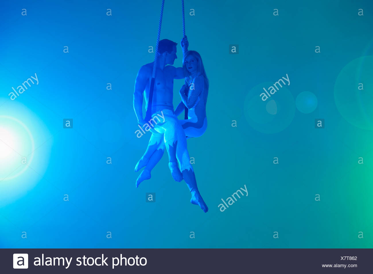 Trapeze Circus Couple Banque d'image et photos - Alamy