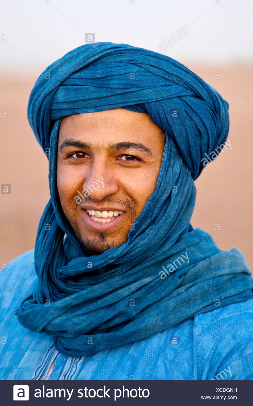 Smiling Tuareg Man Banque d'image et photos - Alamy