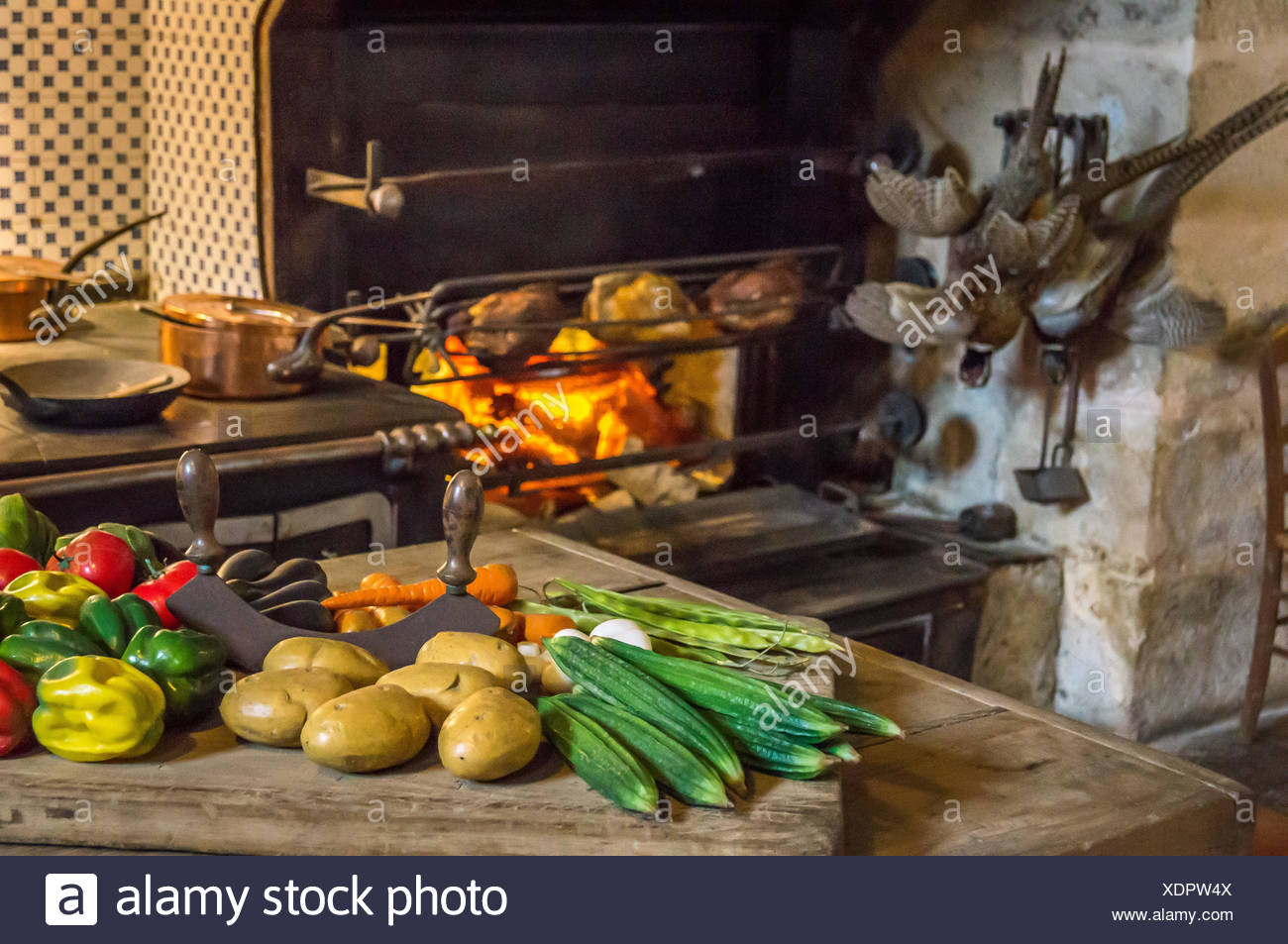 Medieval Kitchen Spit Banque d'image et photos - Alamy