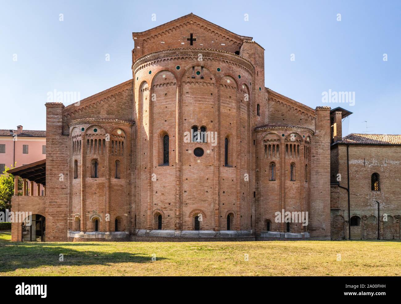 Absidi romanica italia immagini e fotografie stock ad alta risoluzione ...