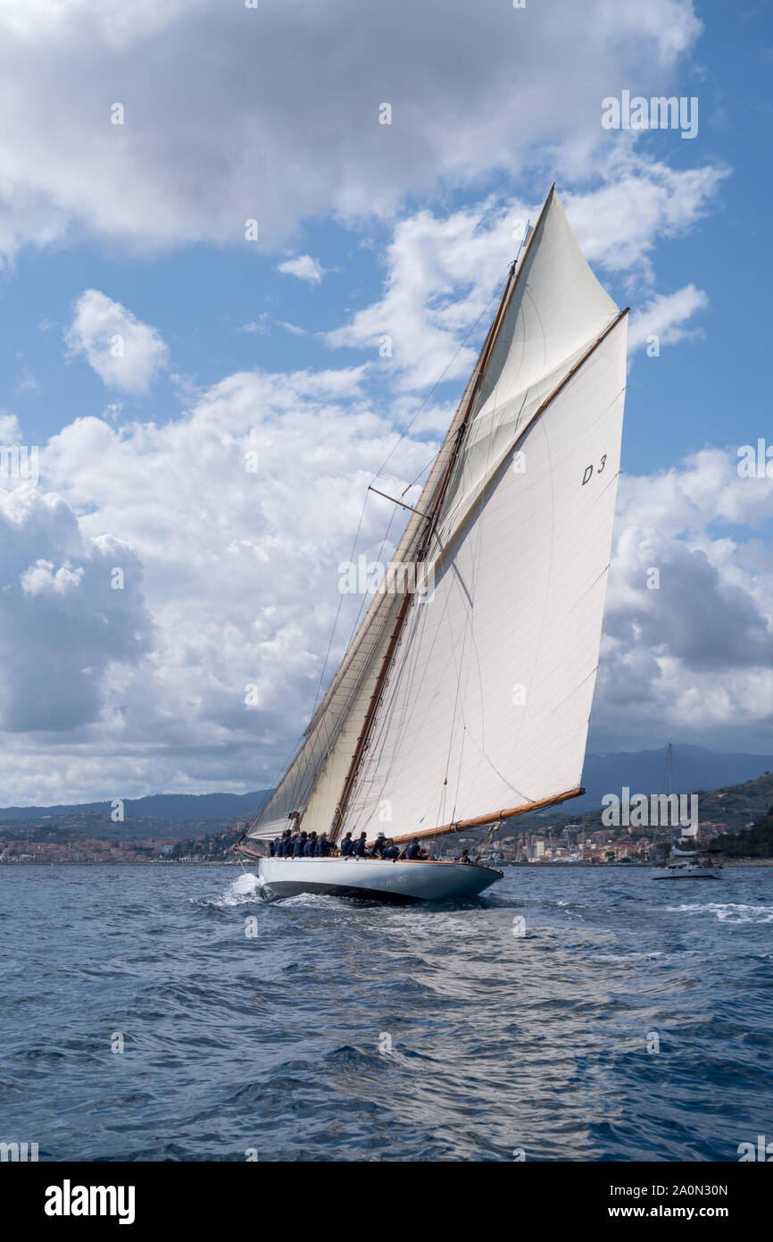 Barca a vela Tuiga, ammiraglia del Monaco Yacht Club, durante corse nel ...