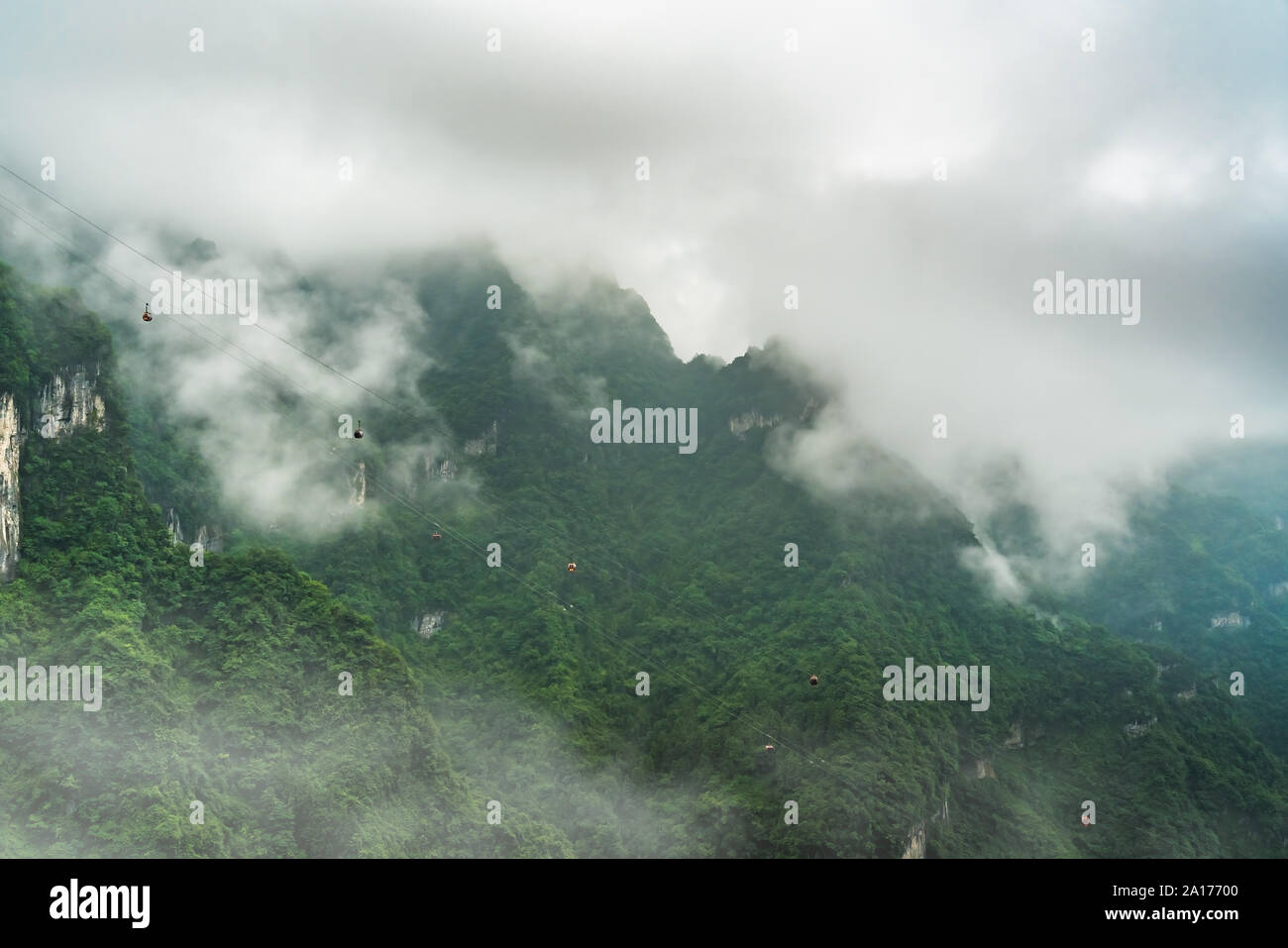 Asia funivia più lunga che va alla parte superiore del famoso cielo ...