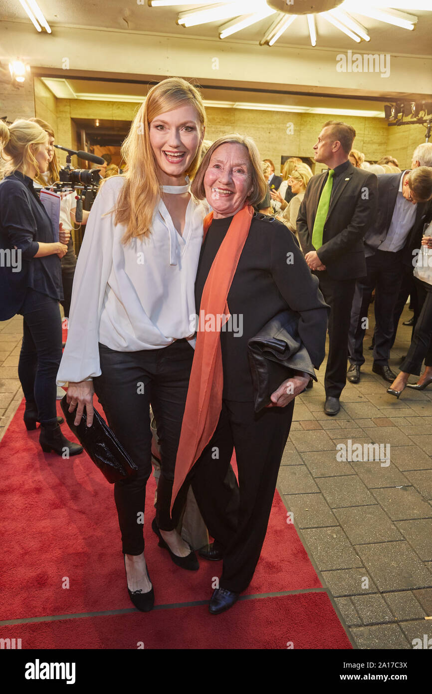 Johanna gehlen immagini e fotografie stock ad alta risoluzione - Alamy