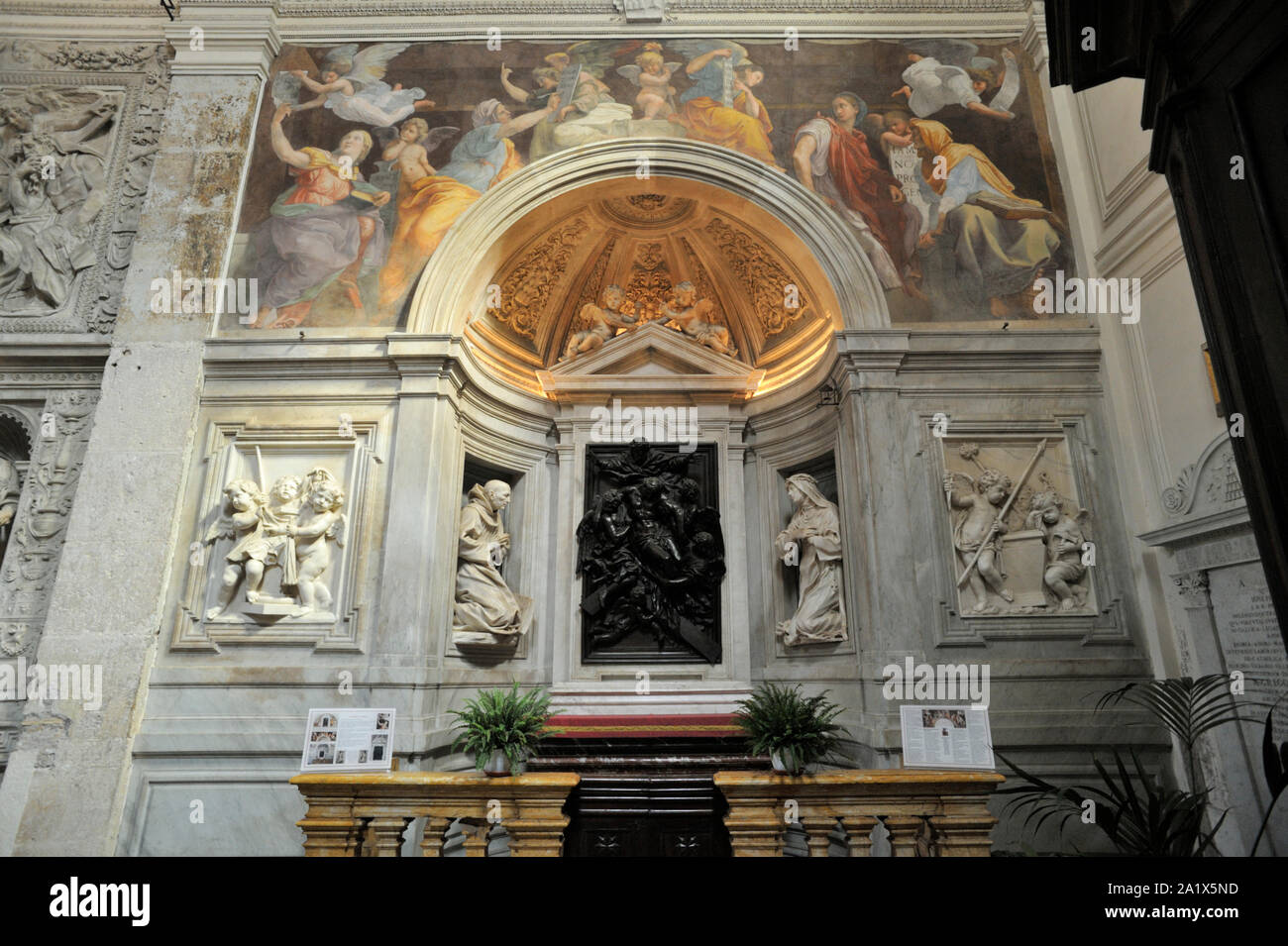 Raffaello affreschi immagini e fotografie stock ad alta risoluzione - Alamy