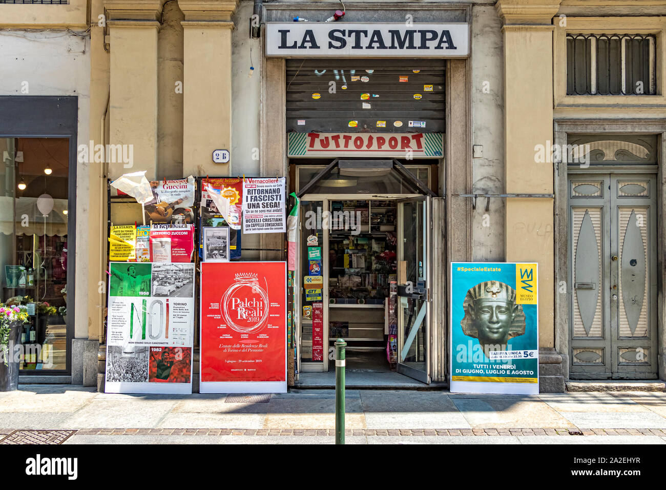 Edicola chiosco immagini e fotografie stock ad alta risoluzione - Alamy