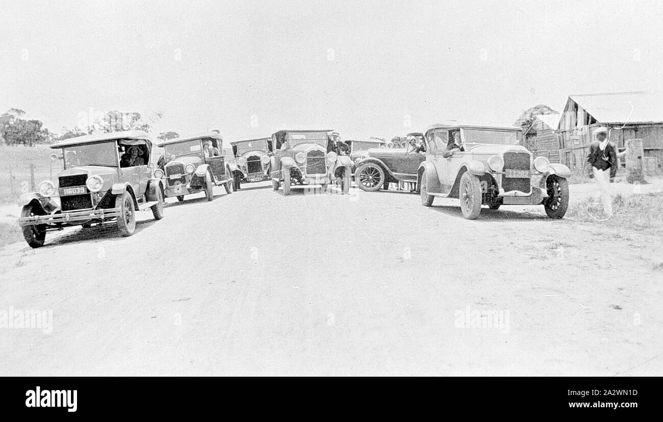 Macchine parcheggiate appartenenti immagini e fotografie stock ad alta ...