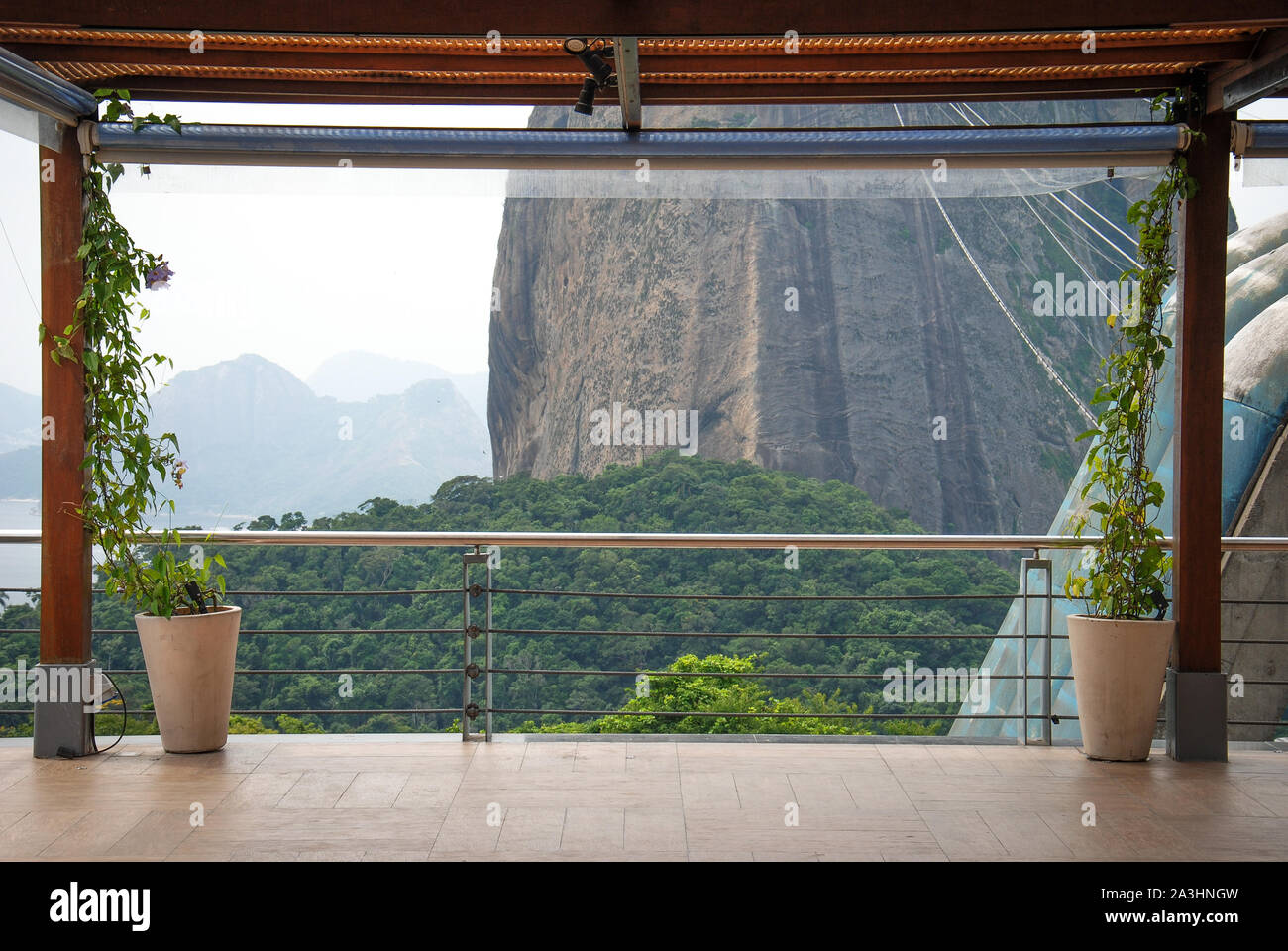 Montagna di pan di zucchero e baia di guanabara immagini e fotografie ...