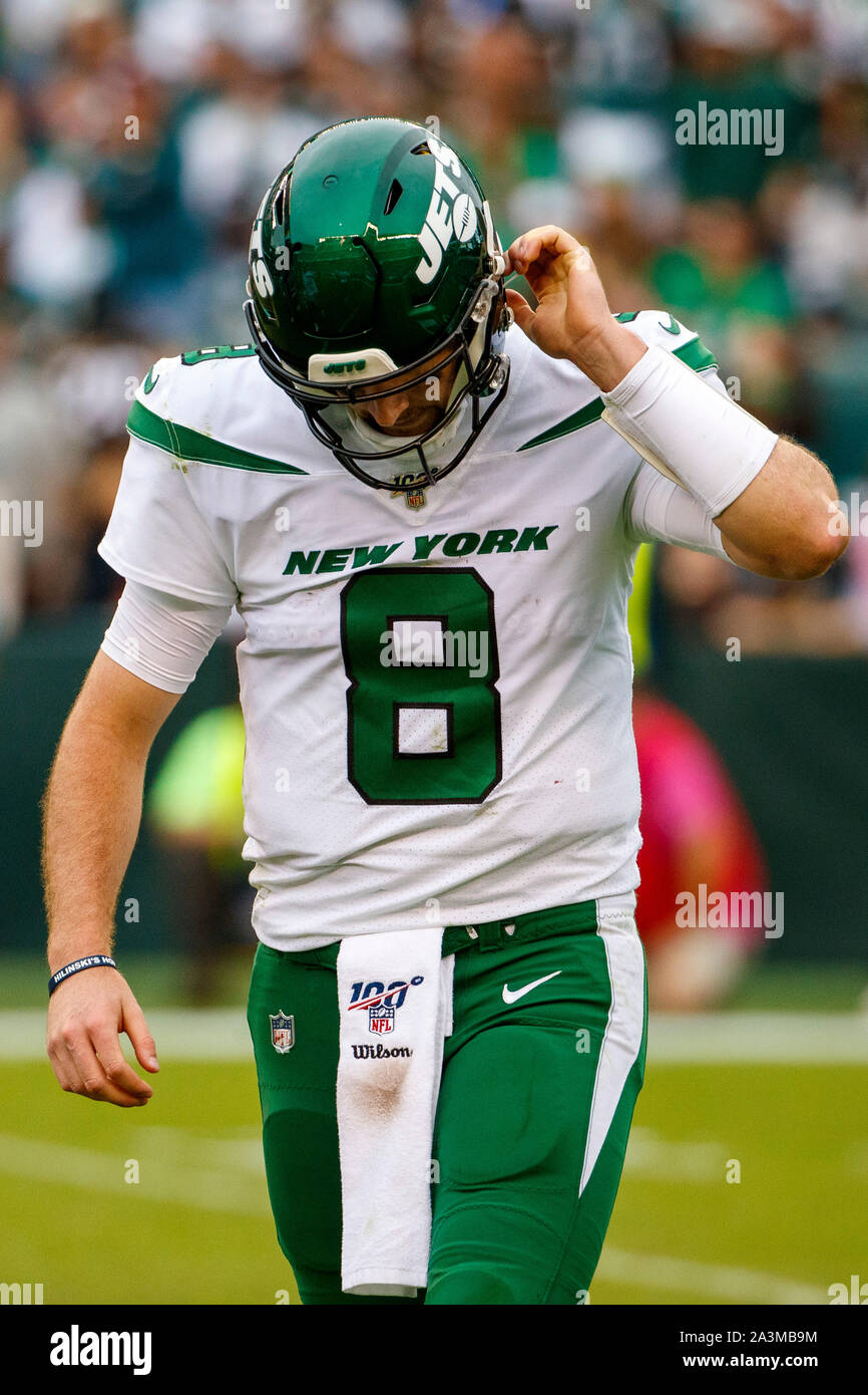 6 ottobre 2019: New York getti quarterback Luca Falk (8) reagisce ...