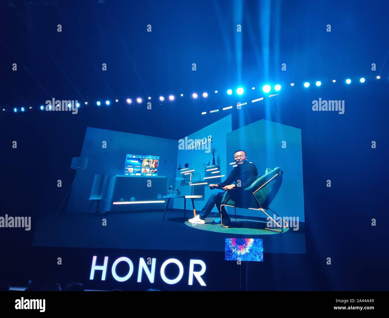 George Zhao Ming, Presidente di Huawei onore marca, introduce il ...