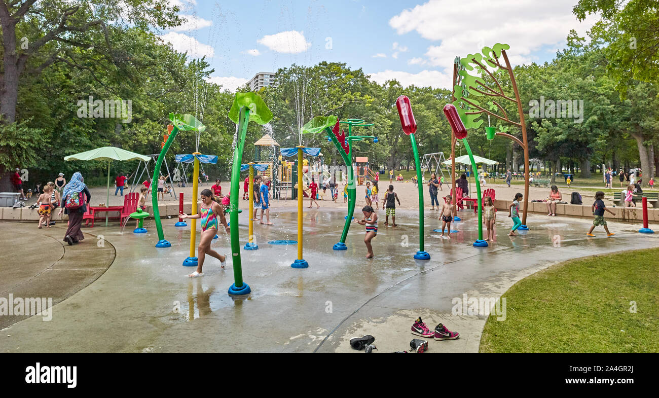 Splash waterpark immagini e fotografie stock ad alta risoluzione - Alamy