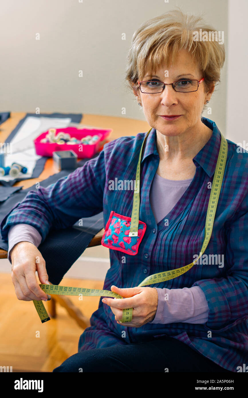 Materiali per sarte immagini e fotografie stock ad alta risoluzione - Alamy