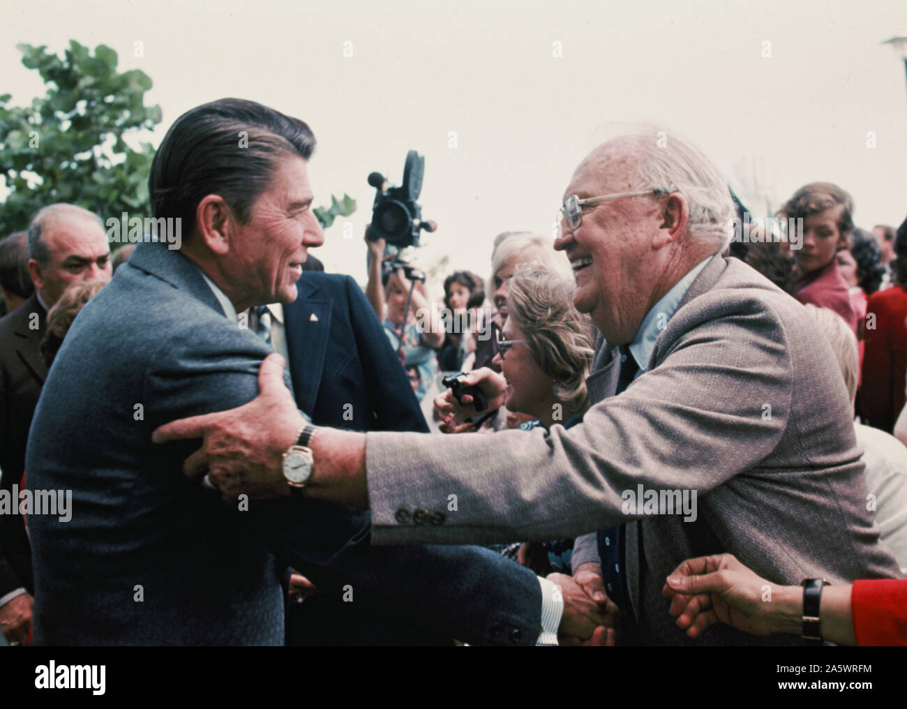 Reagan giocattolo pistola reagan tentativo di assassinio 1975 immagini ...