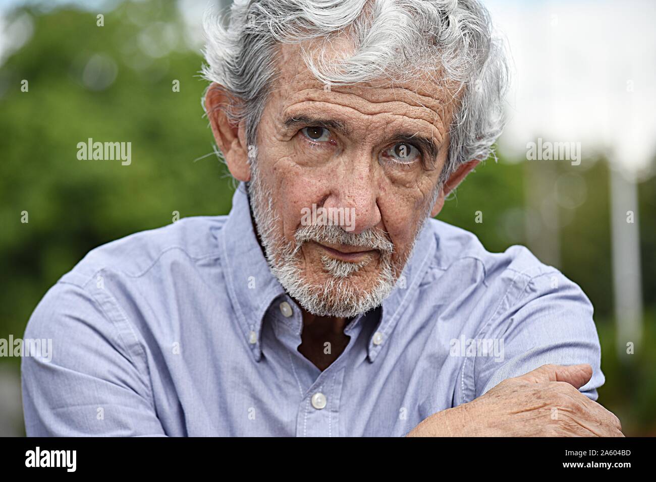 Maschio serio immagini e fotografie stock ad alta risoluzione - Alamy