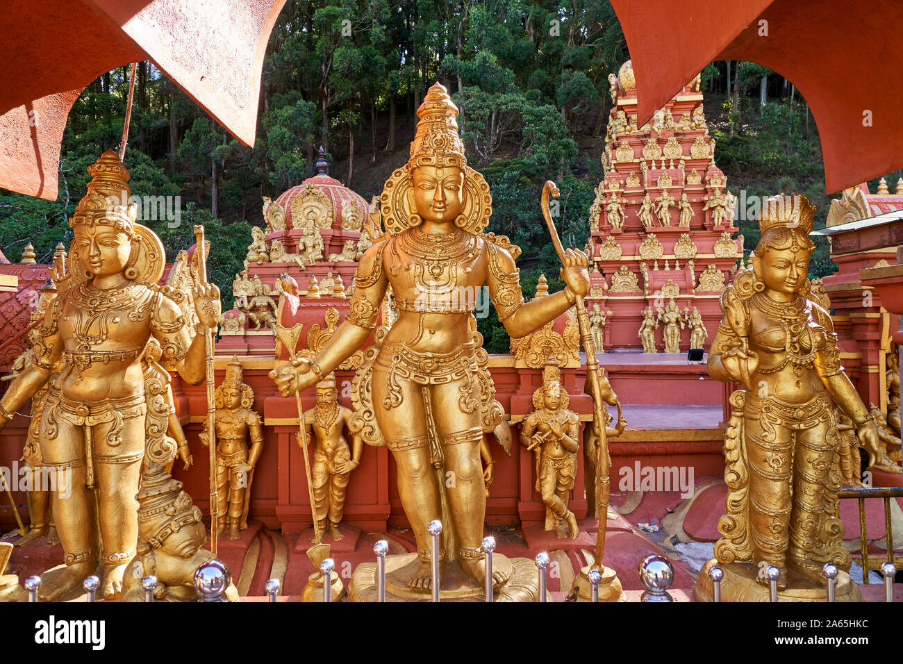 Ancient hindu temple statues immagini e fotografie stock ad alta ...