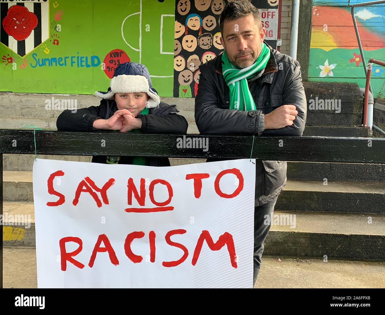 No al razzismo banner di calcio immagini e fotografie stock ad alta ...