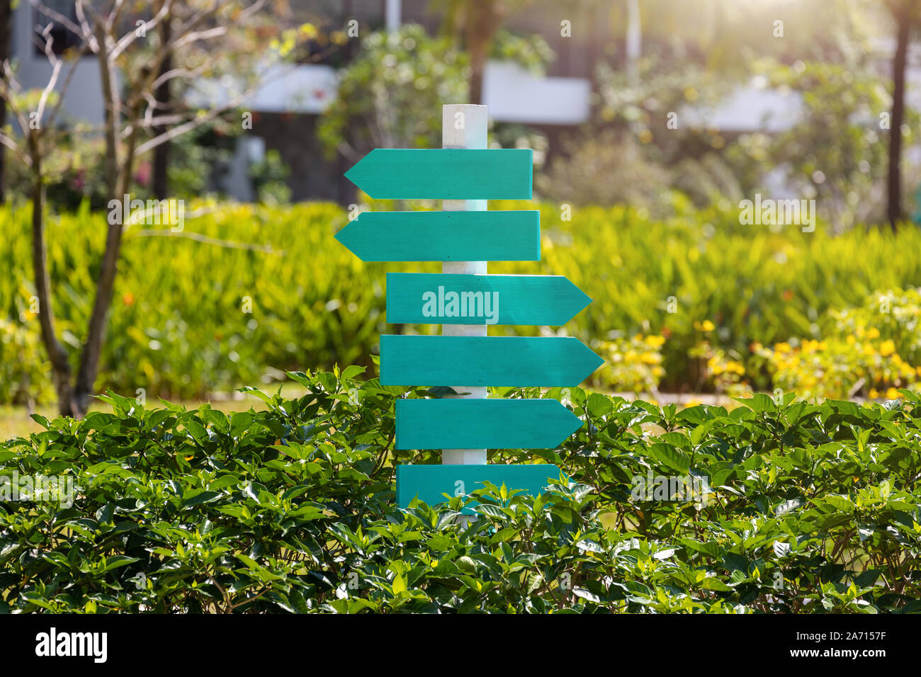 Mockup cartelli segnaletici in un parco immagini e fotografie stock ad ...