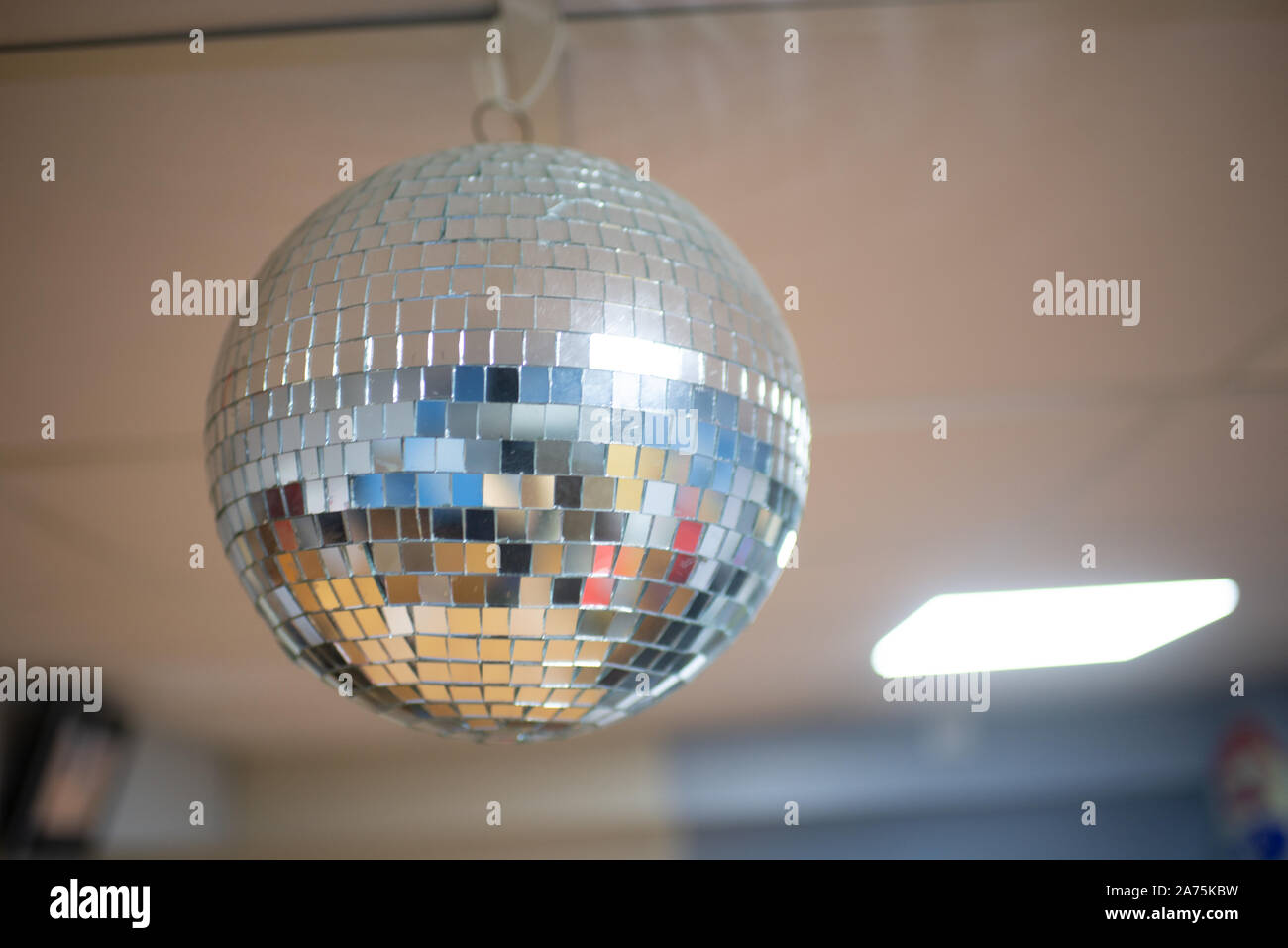 Sfondo palla discoteca anni 80 immagini e fotografie stock ad alta ...